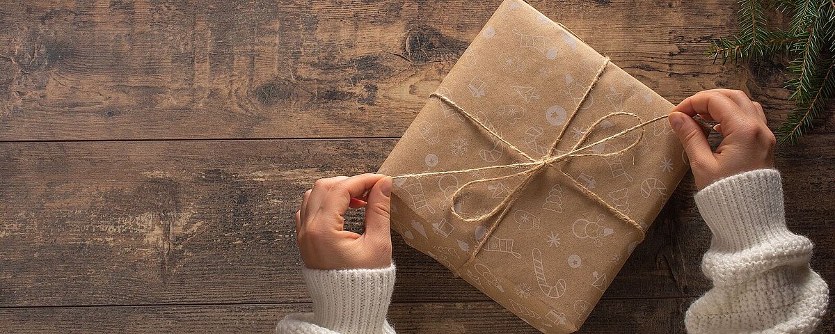 Jak oryginalnie zapakować prezent? Zobacz pomysły
